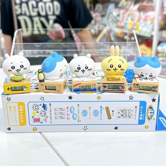 日本直送chiikawa 公仔時鐘擺設 | hawaiitoys