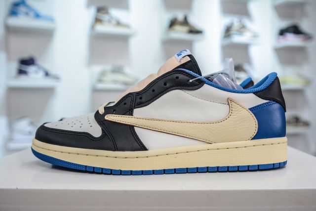 Travis Scott x Fragment Design x Air Jordan AJ1 Low OG SP | Blue Box