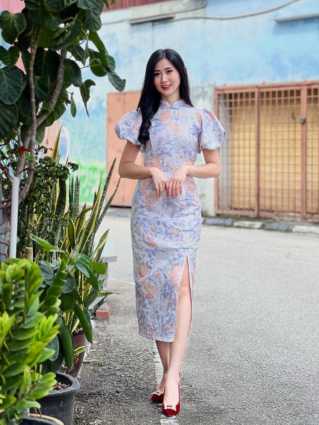 5062 Bloom of the Crown Cheong Sam | UniqAcces