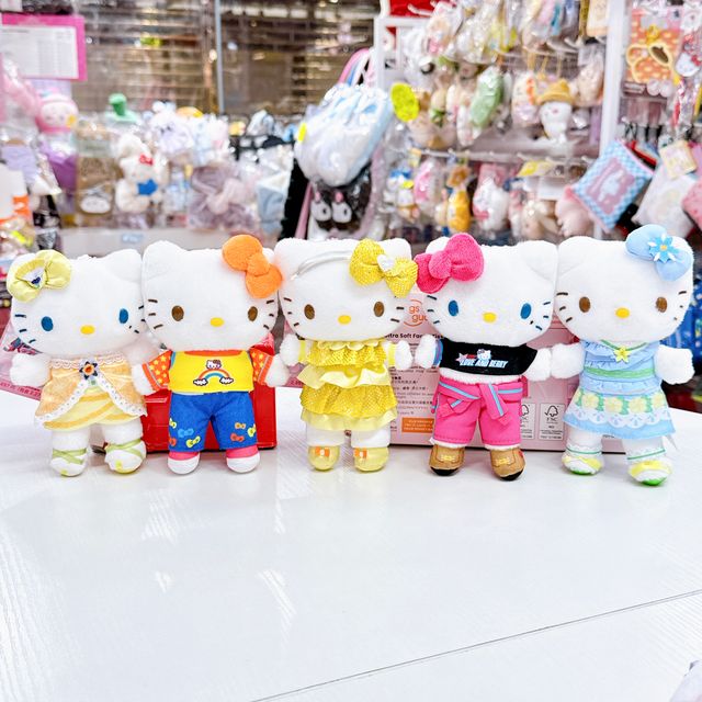 日本限定-時尚魔女 xHello Kitty公仔掛飾 | hawaiitoys