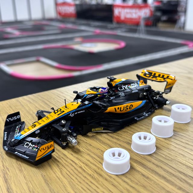 GL 1/28 Formula One Chassis (Refurbished products) | HRC Mini-Z Arena