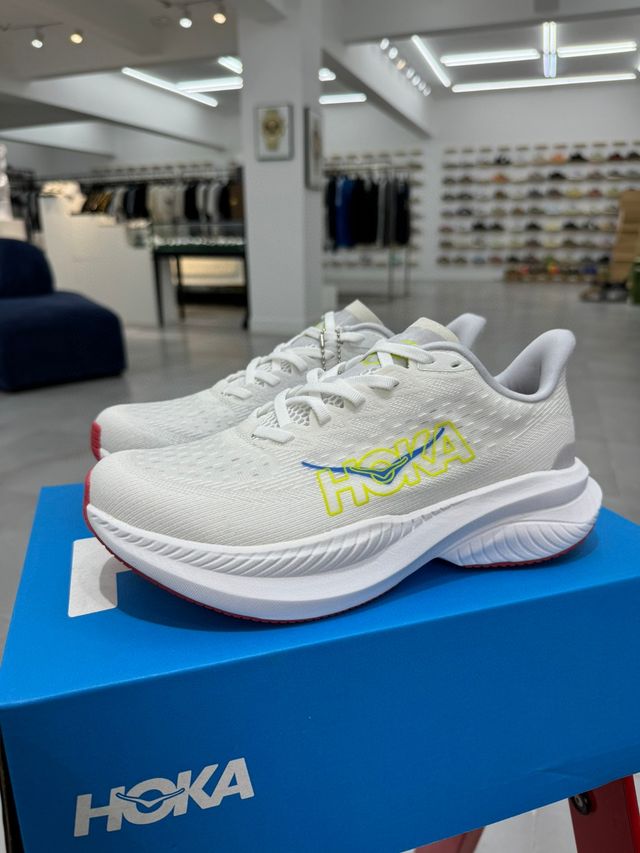 Hoka One One Mach 6 | Blue Box
